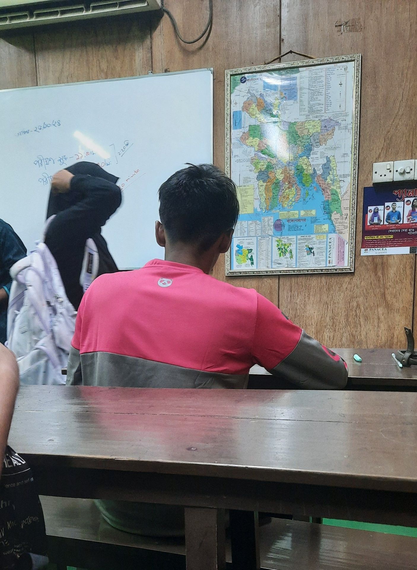 Tezzfeed: Headlines That Matter, Summarized for You.